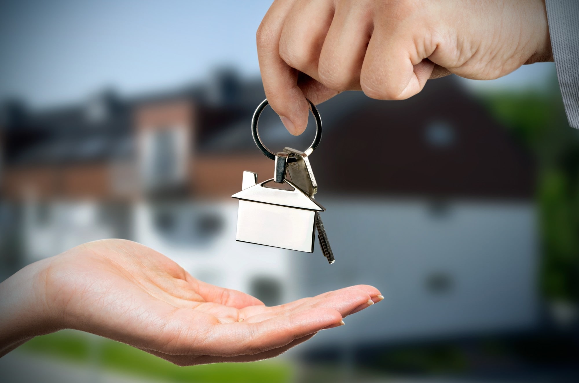 4 Ways Property Management Can Help Maximize Your Investment Property